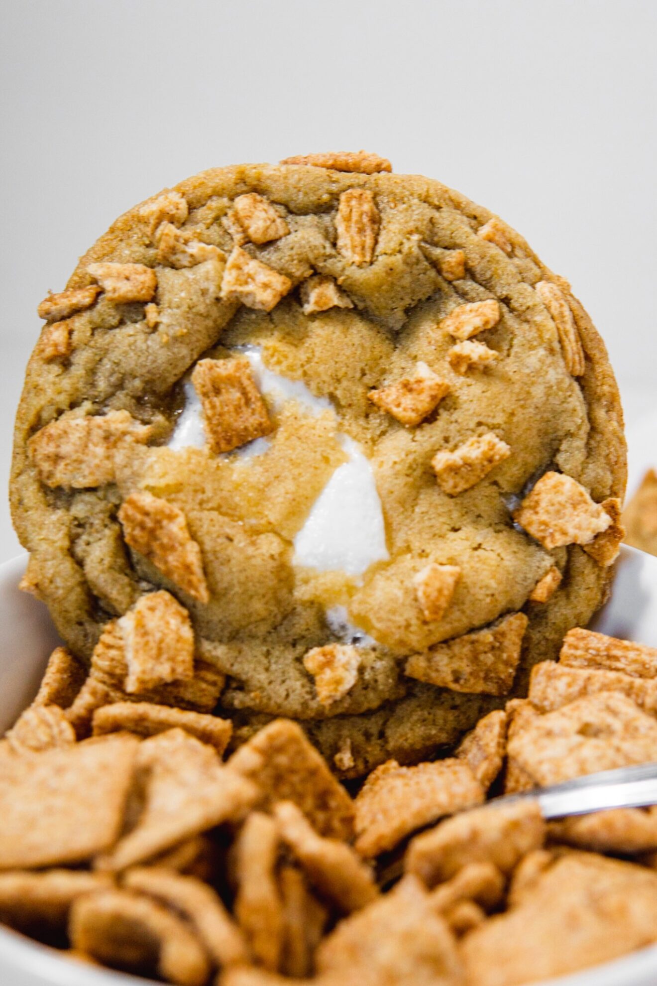 Cinnamon Toast Crunch Cookies with Marshmallow Filling